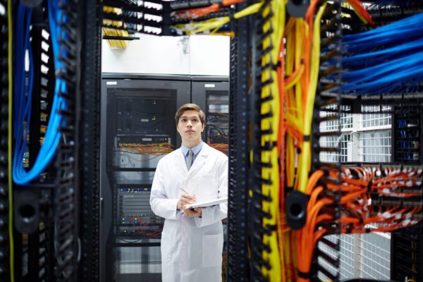 Enhancing energy efficiency in data centers and optimizing PUE with ...